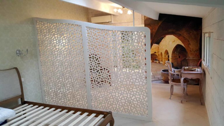Moucharabiehs Bois Sur-Mesure : Votre Moucharabieh Personnalisé