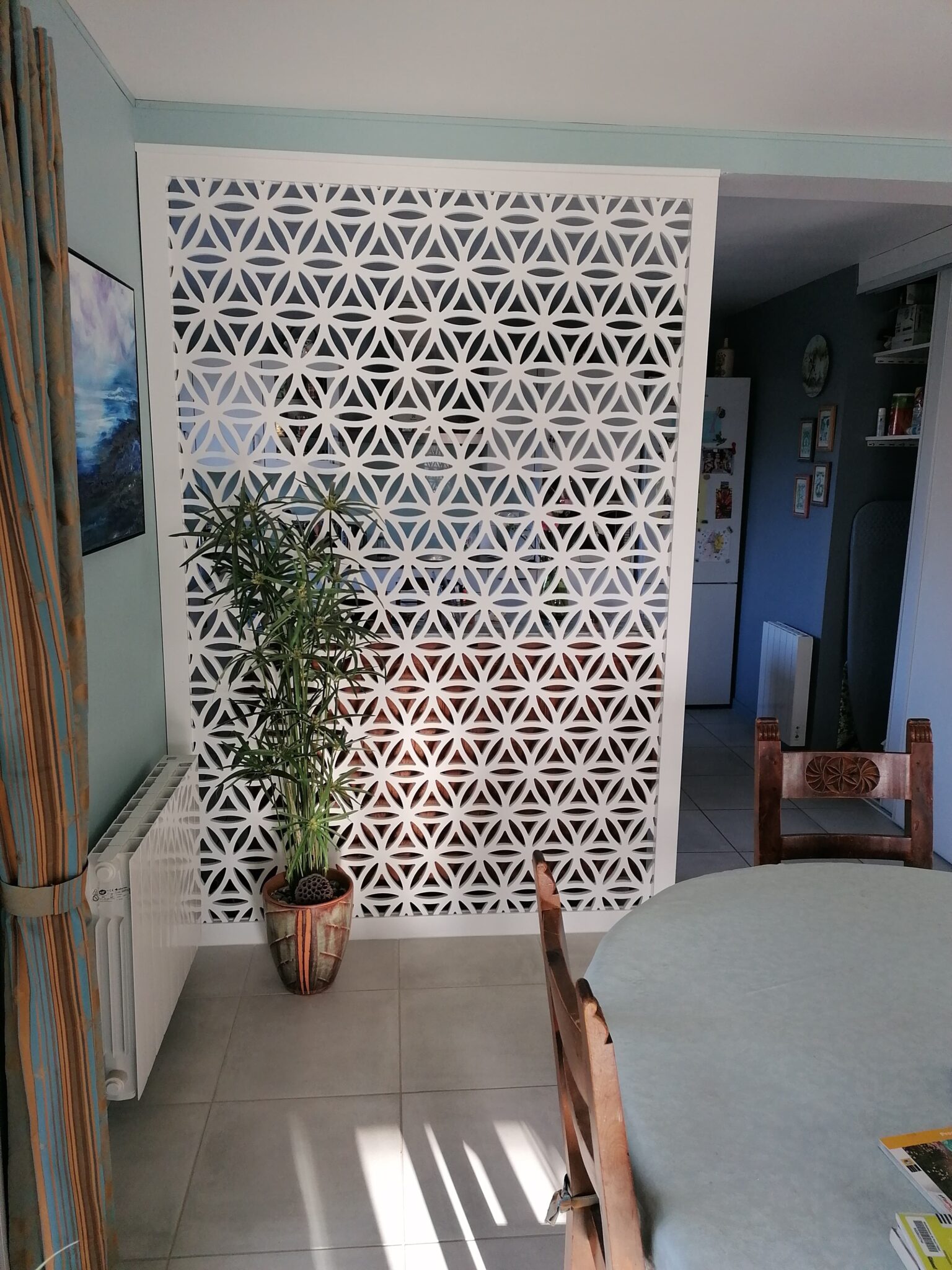 Claustra intérieur bois floral contemporain Vitae